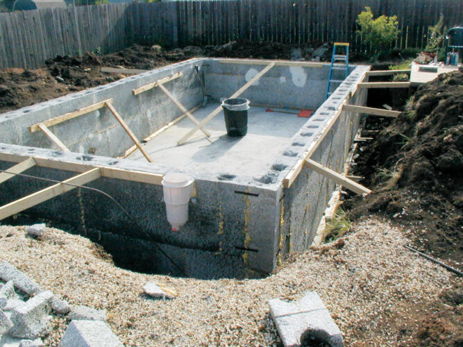 How to Build a Natural Swimming Pool | Mother Earth News